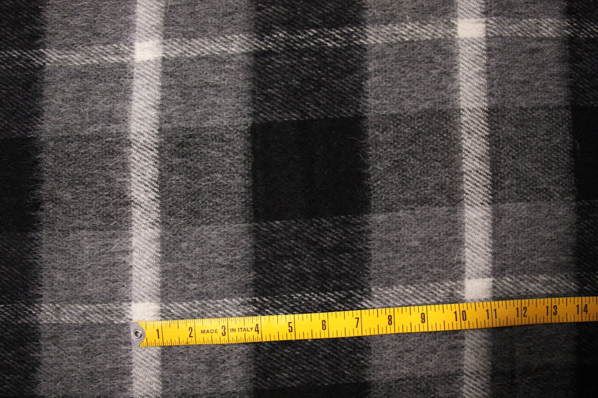 Mono Grey Squares